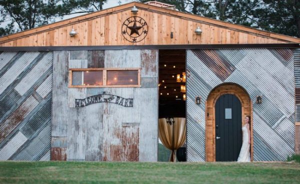 The Barn At Four Pines Ranch - Rustic wedding venue in Crosby, Texas